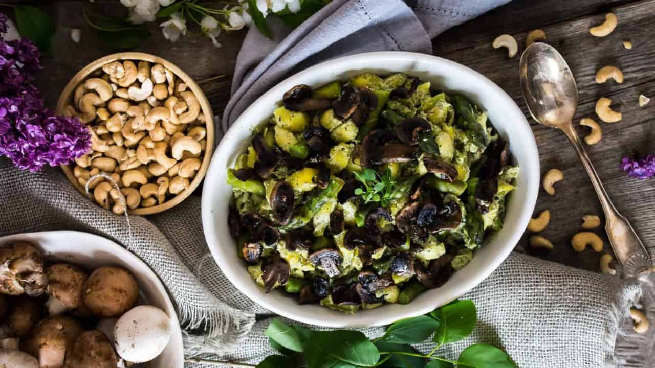 20 lighter dinners that do not feel like a compromise - Foodventures Abroad